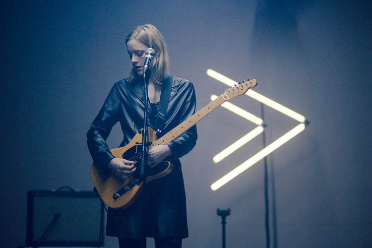 Anika Official – Anika-music